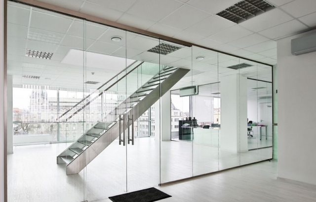 Staklene pregrade - Gradjevinarstvo.rs